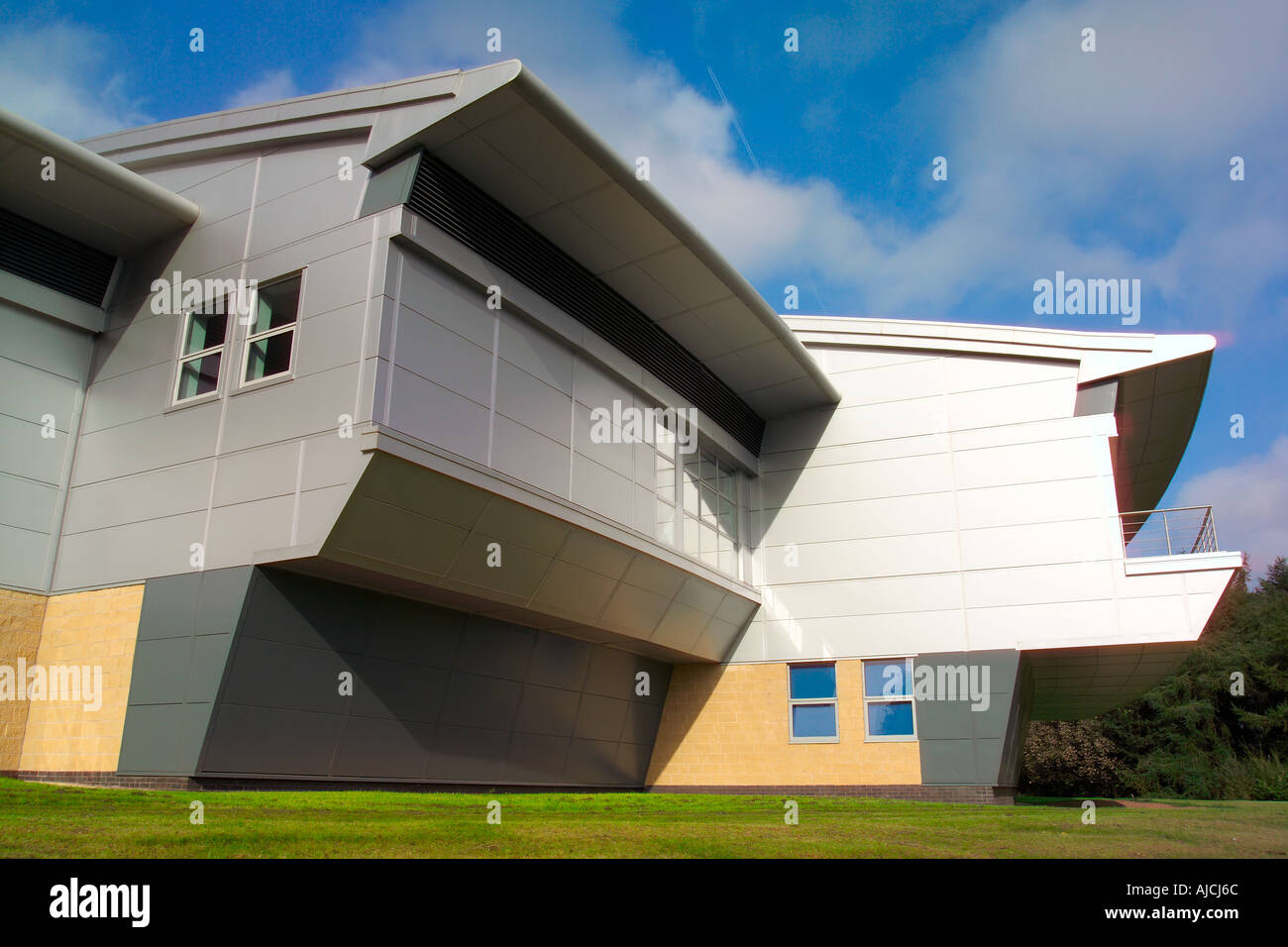 Rear elevation view of Medical School Keele University Stock Photo - Alamy