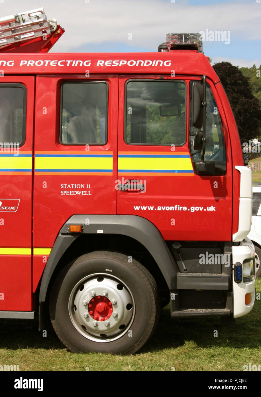 Uk fire truck with ladders hi-res stock photography and images - Alamy