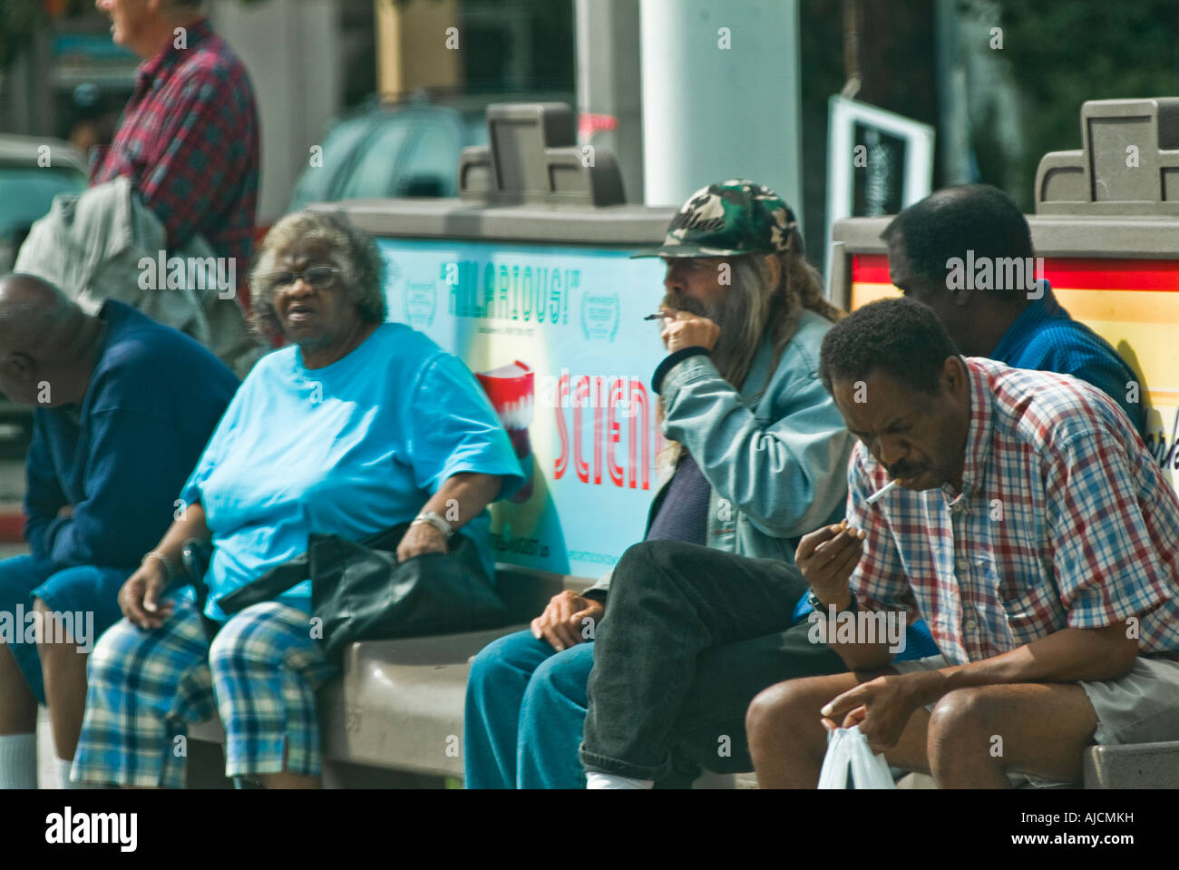 Bus bench los angeles hi-res stock photography and images - Alamy