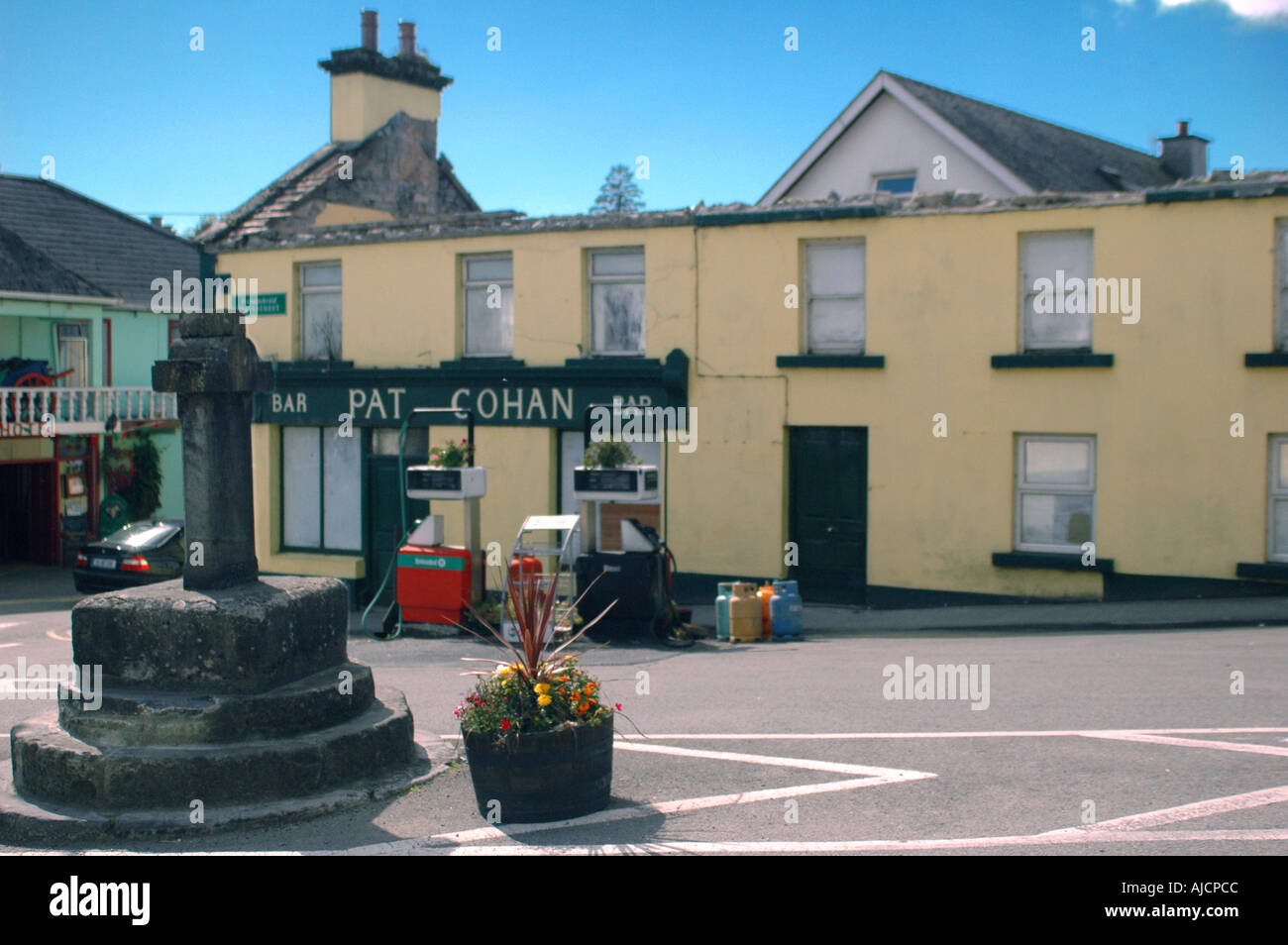 Street scene in Cong county Mayo Ireland Stock Photo - Alamy