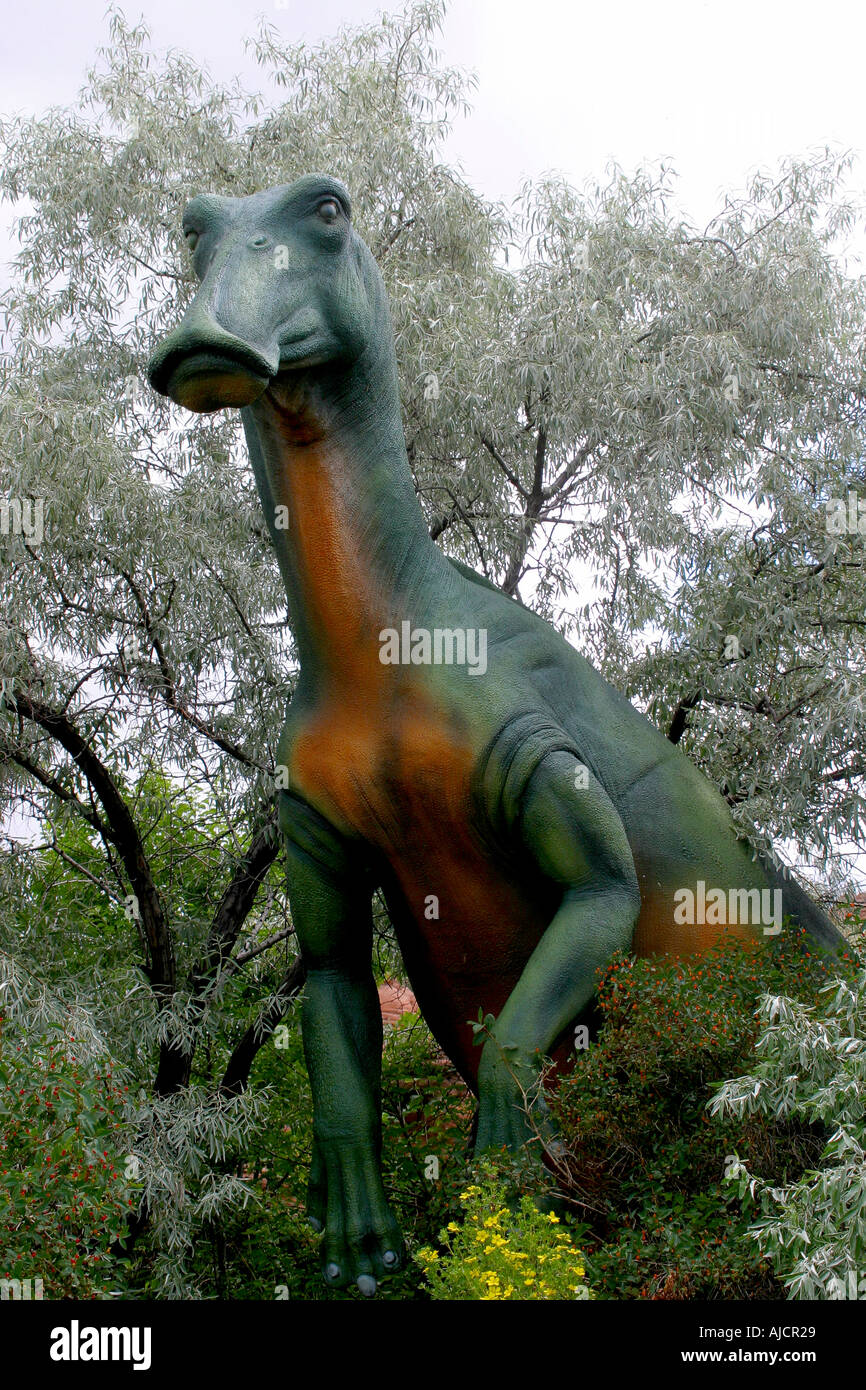Large dinosaur models hi-res stock photography and images - Alamy