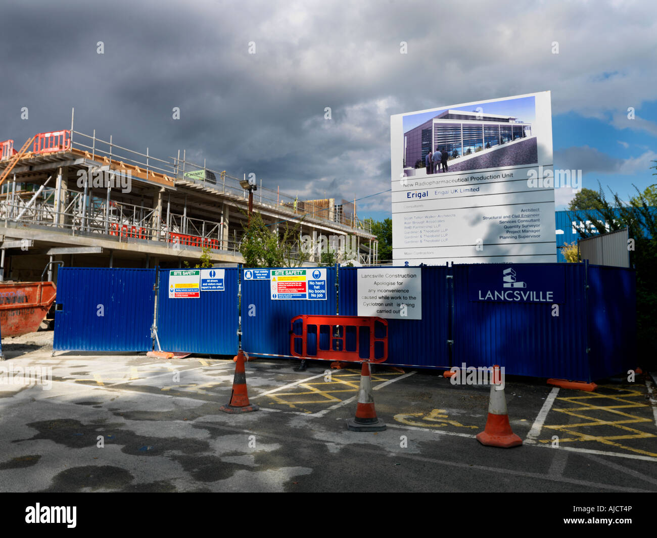Hospital under construction hi-res stock photography and images - Alamy