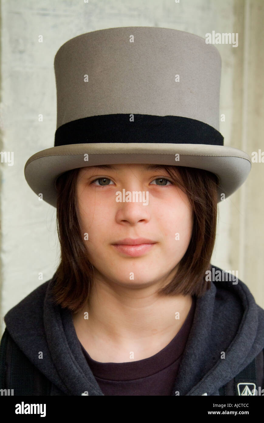 Old top hat hi-res stock photography and images - Alamy