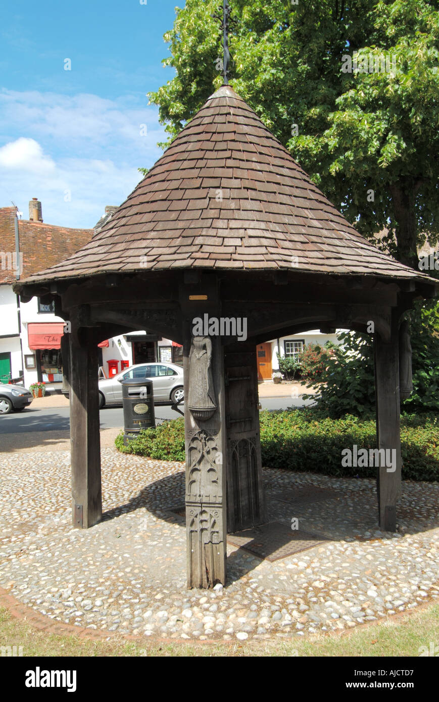 Woolpit village water pump Stock Photo - Alamy Woolpit village water pump Stock Photo - Alamy