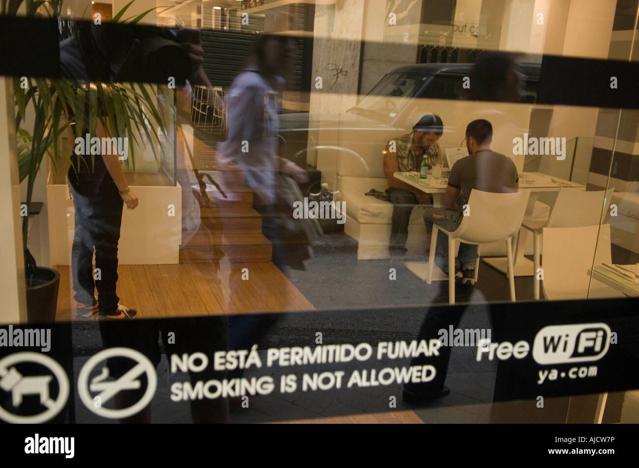 Smoking cafe spain hi-res stock photography and images - Alamy