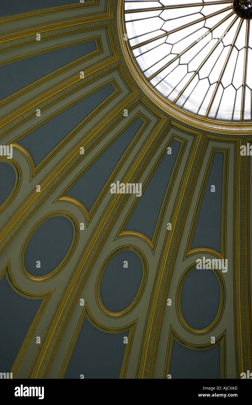 British library interior reading room hi-res stock photography and ...