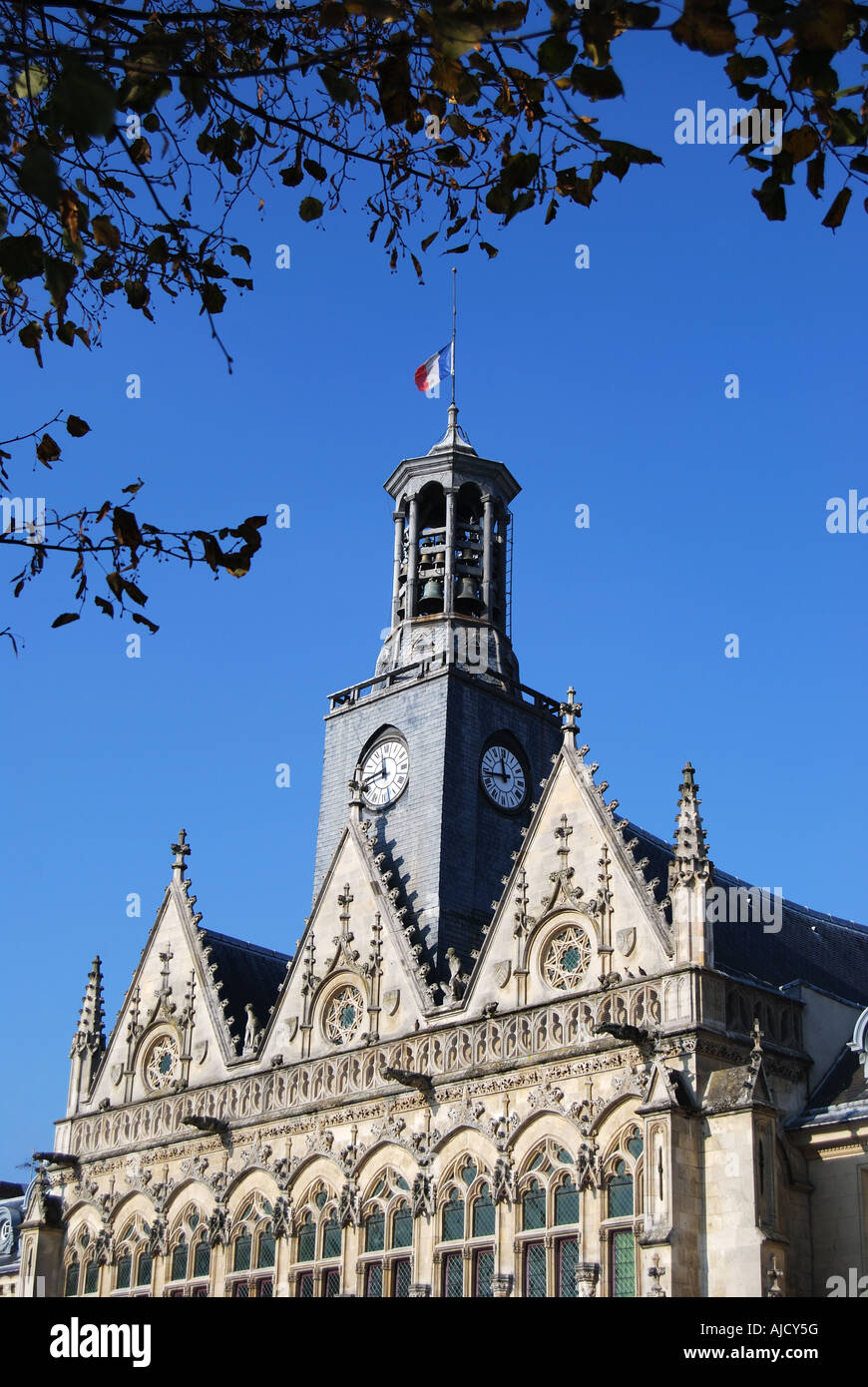 L'Hotel de Ville, La Place de L'Hotel de Ville, Saint-Quentin, Aisne ...