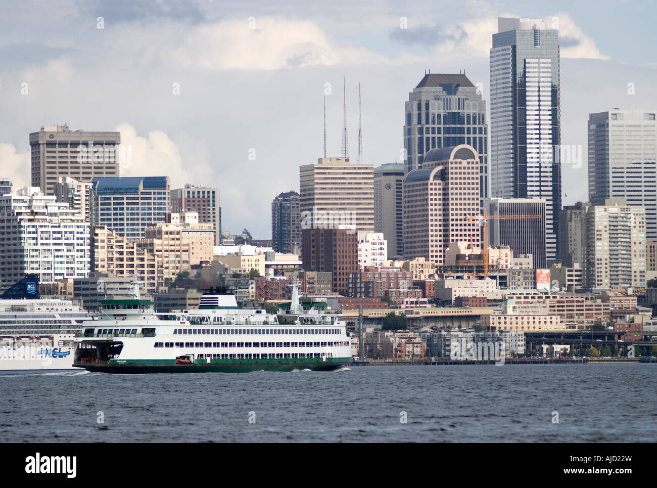 Seattle Waterfront Skyline Stock Photo - Alamy