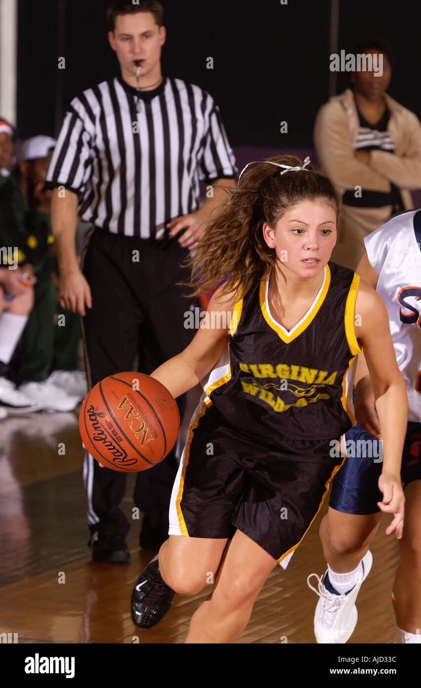 Girl shooting basket hi-res stock photography and images - Alamy