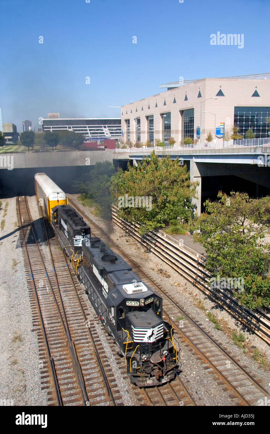 A train travels through downtown Atlanta Georgia Stock Photo - Alamy