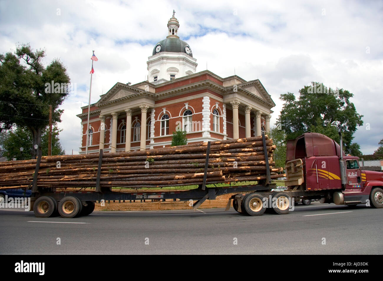 Historic truck hi-res stock photography and images - Alamy