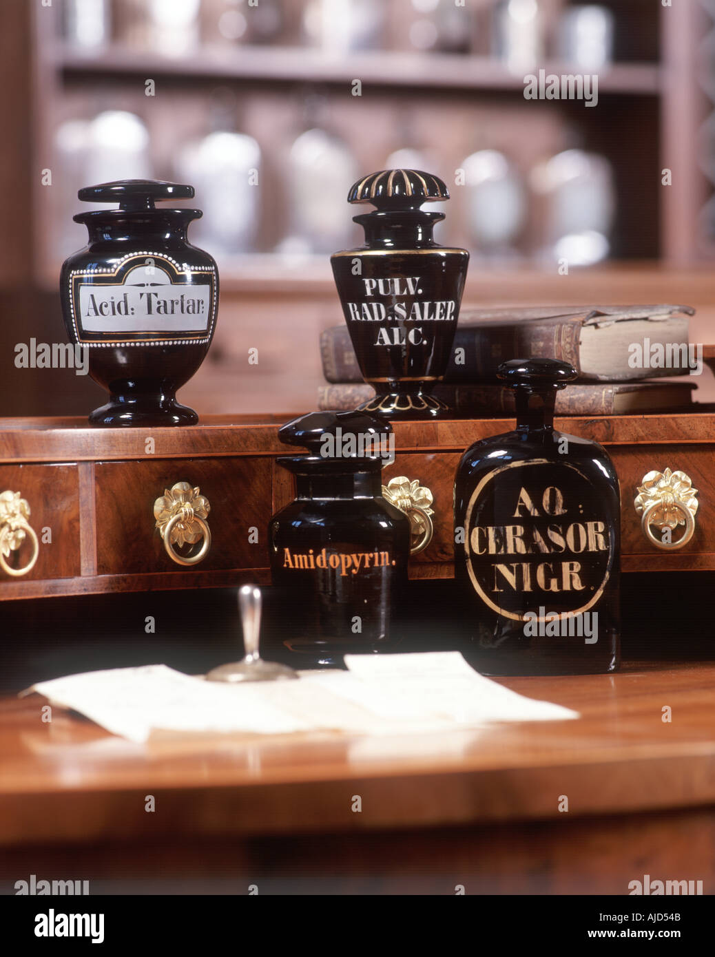 Chemist drawers hi-res stock photography and images - Alamy