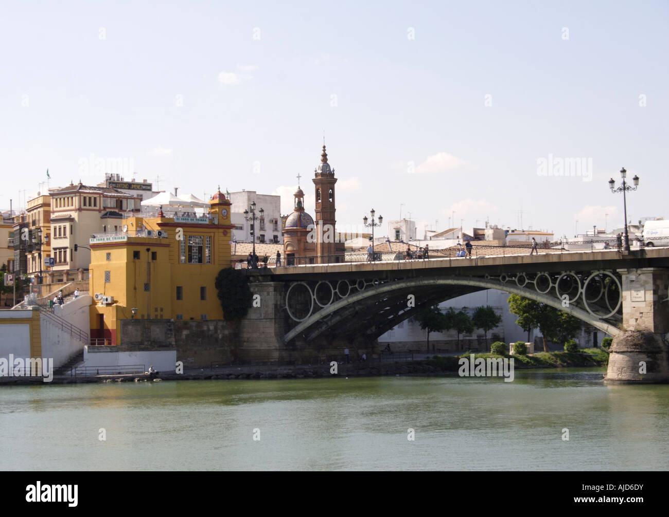Isabel ii bridge hi-res stock photography and images - Alamy