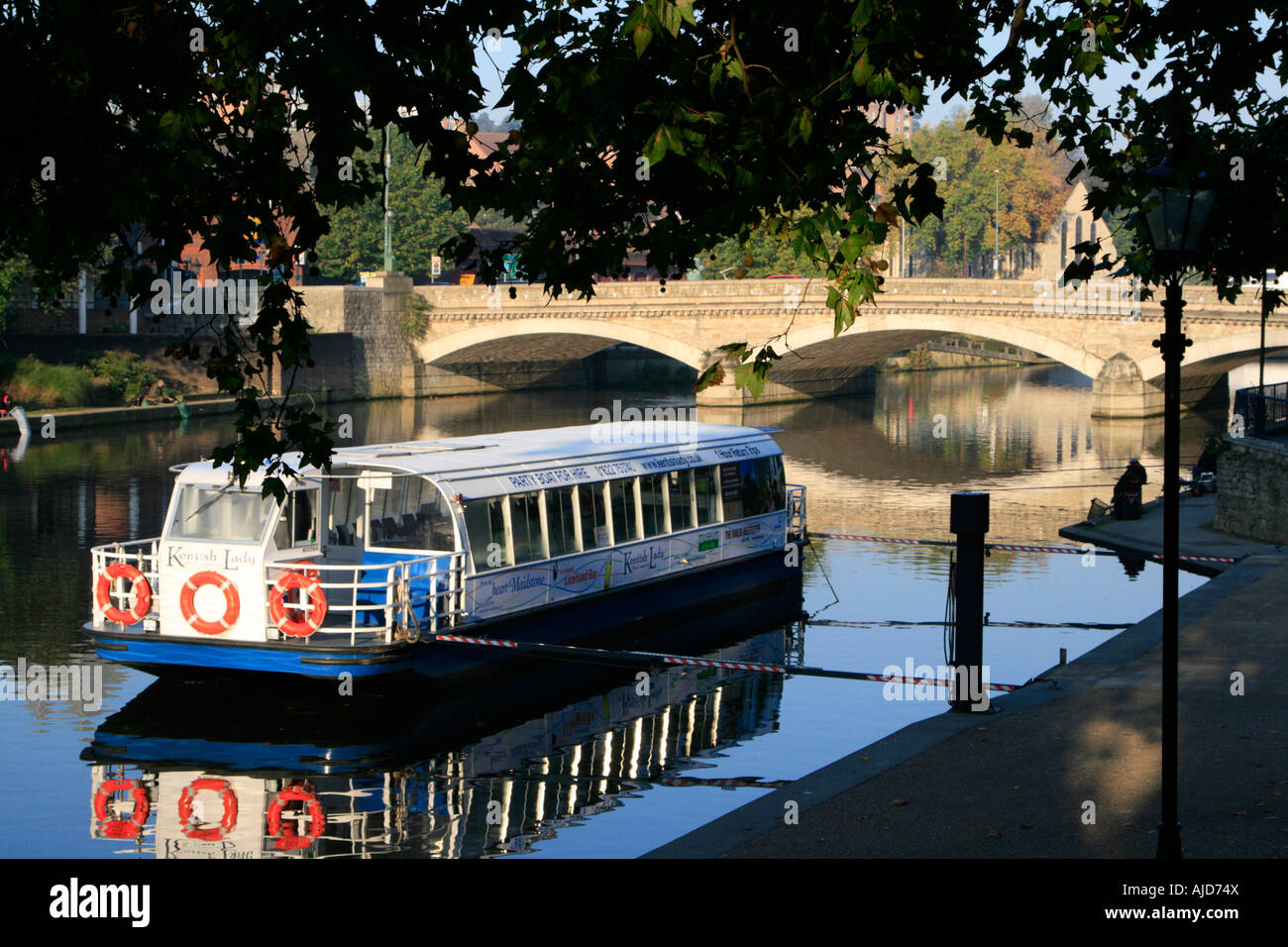 Maidstone kent england river boat hi-res stock photography and images ...