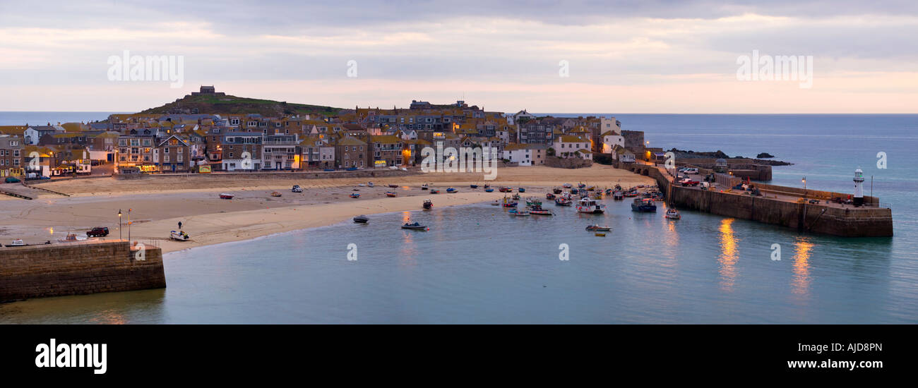 Harbour from above hi-res stock photography and images - Alamy