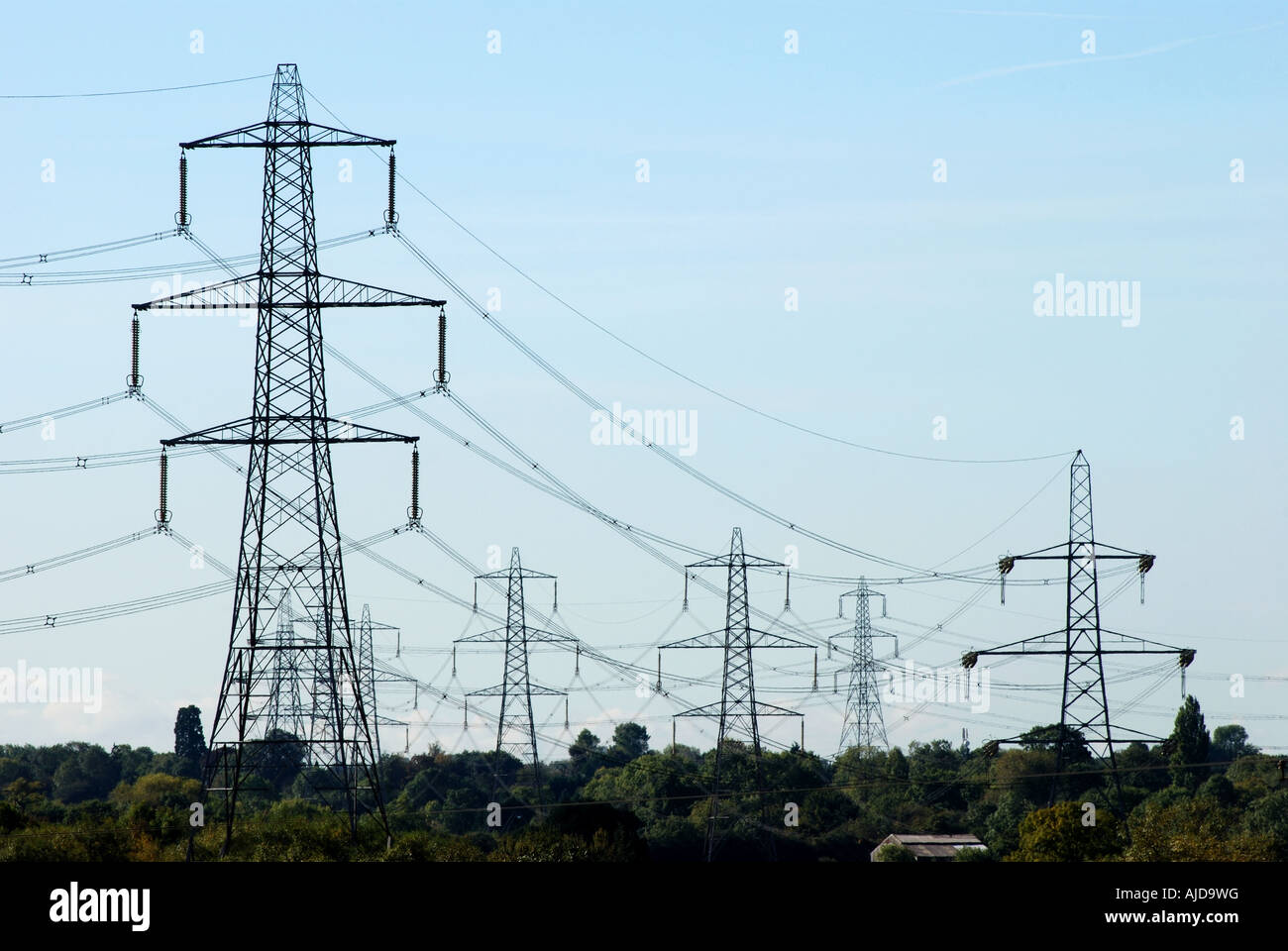 Electricity pylons uk hi-res stock photography and images - Alamy
