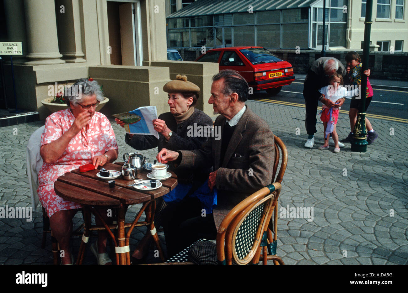 Older women having tea hi-res stock photography and images - Alamy