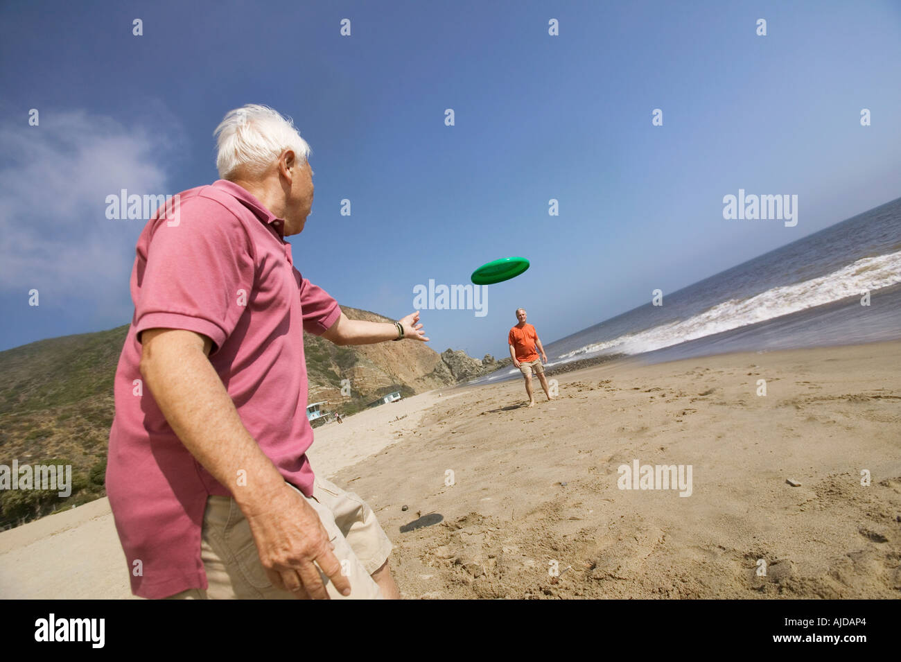 People Playing Flying Disc High Resolution Stock Photography and Images ...
