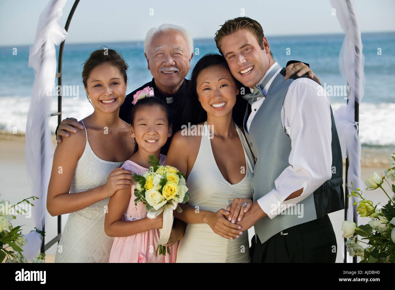 Family group wedding hi-res stock photography and images - Alamy