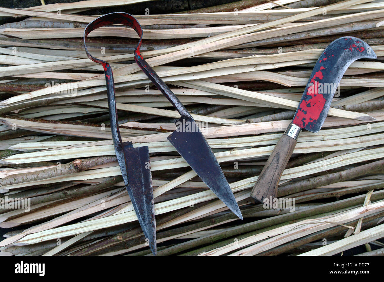 Straw thatch thatching tools hi-res stock photography and images - Alamy