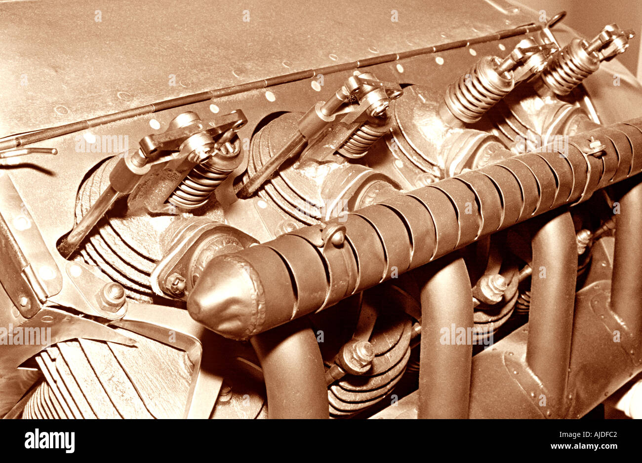 Inline six engine hi-res stock photography and images - Alamy