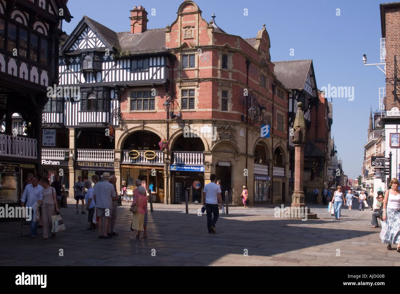 The Rows and the Cross Chester Stock Photo - Alamy