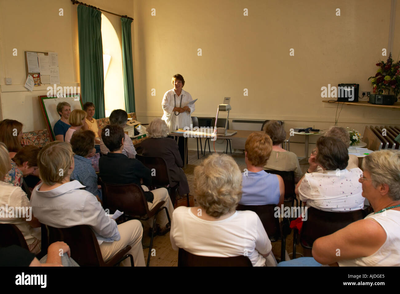 Club meeting hi-res stock photography and images - Alamy