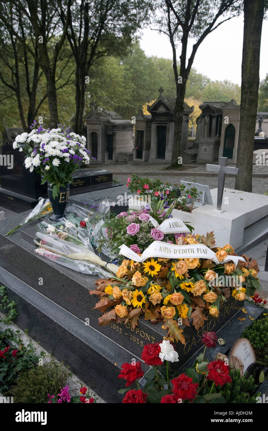 Grave of Edith Piaf in Pere Lachaise Cemetery located in the 20e ...