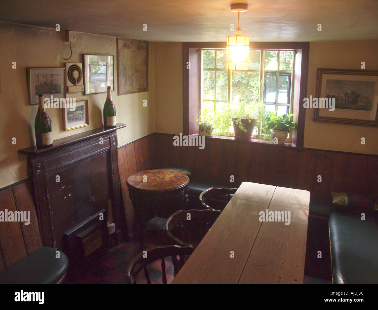 Low house laxfield hi-res stock photography and images - Alamy