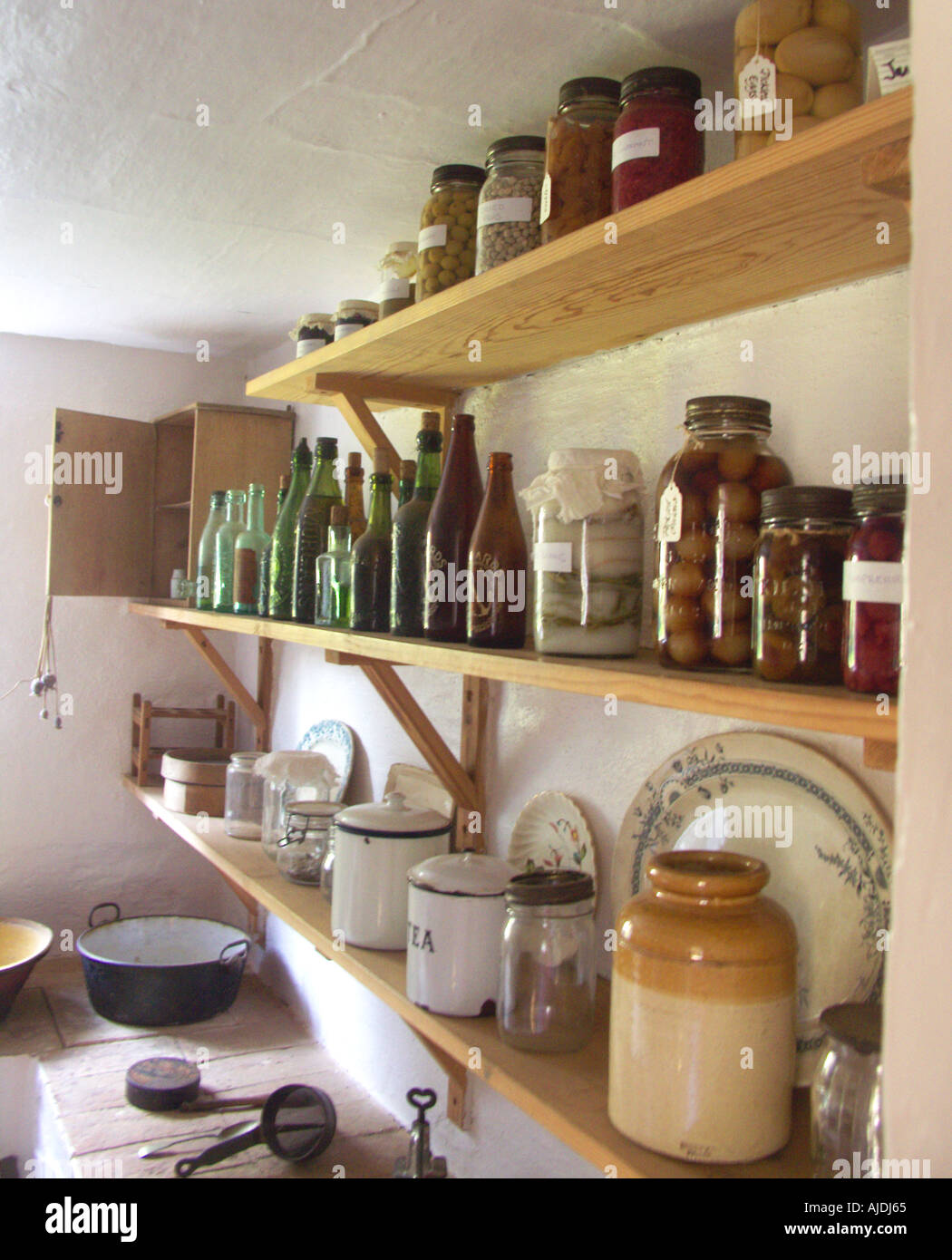 Toad hall cottage museum hi-res stock photography and images - Alamy