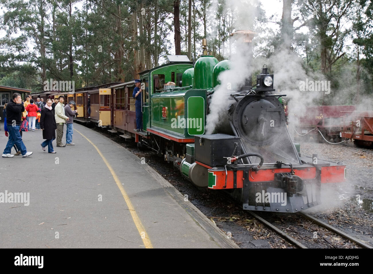 Puffing billy steam train ride hi-res stock photography and images - Alamy