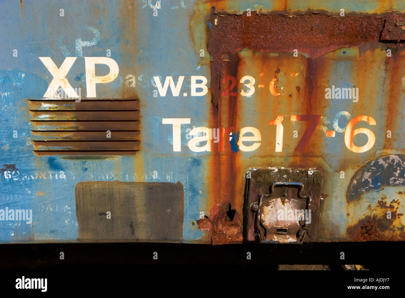 Rusting rolling stock hi-res stock photography and images - Alamy