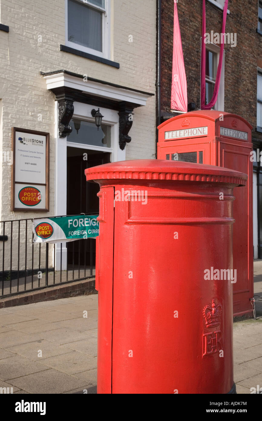 Pillar box service hi-res stock photography and images - Alamy
