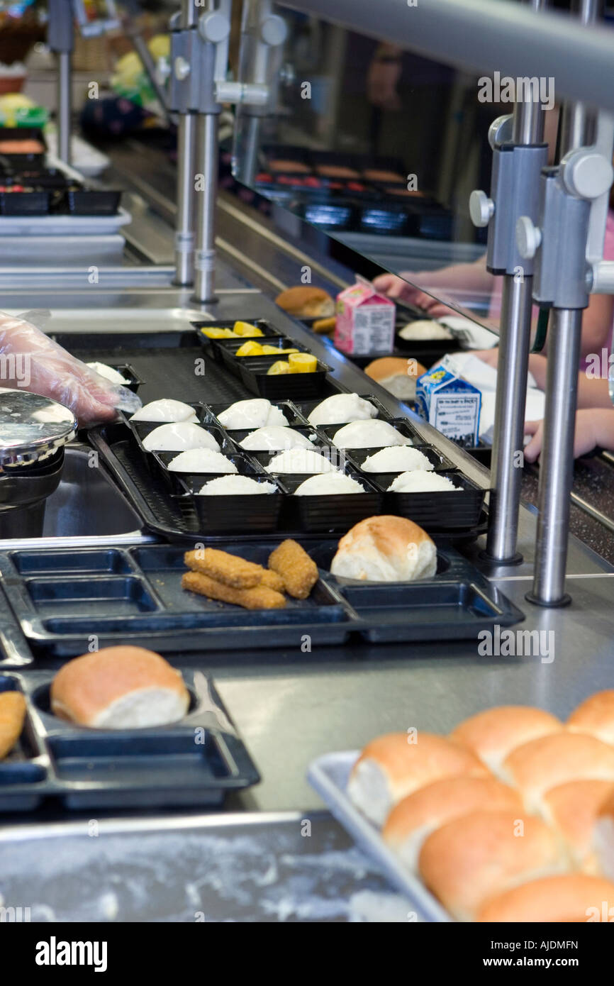 School lunch line hi-res stock photography and images - Alamy