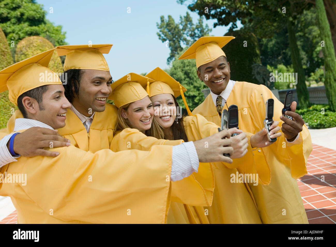 Group of graduates hi-res stock photography and images - Alamy