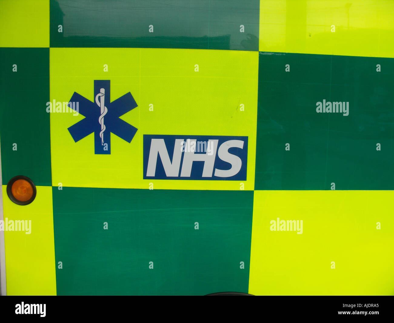 Close up nhs emergency ambulance hi-res stock photography and images ...