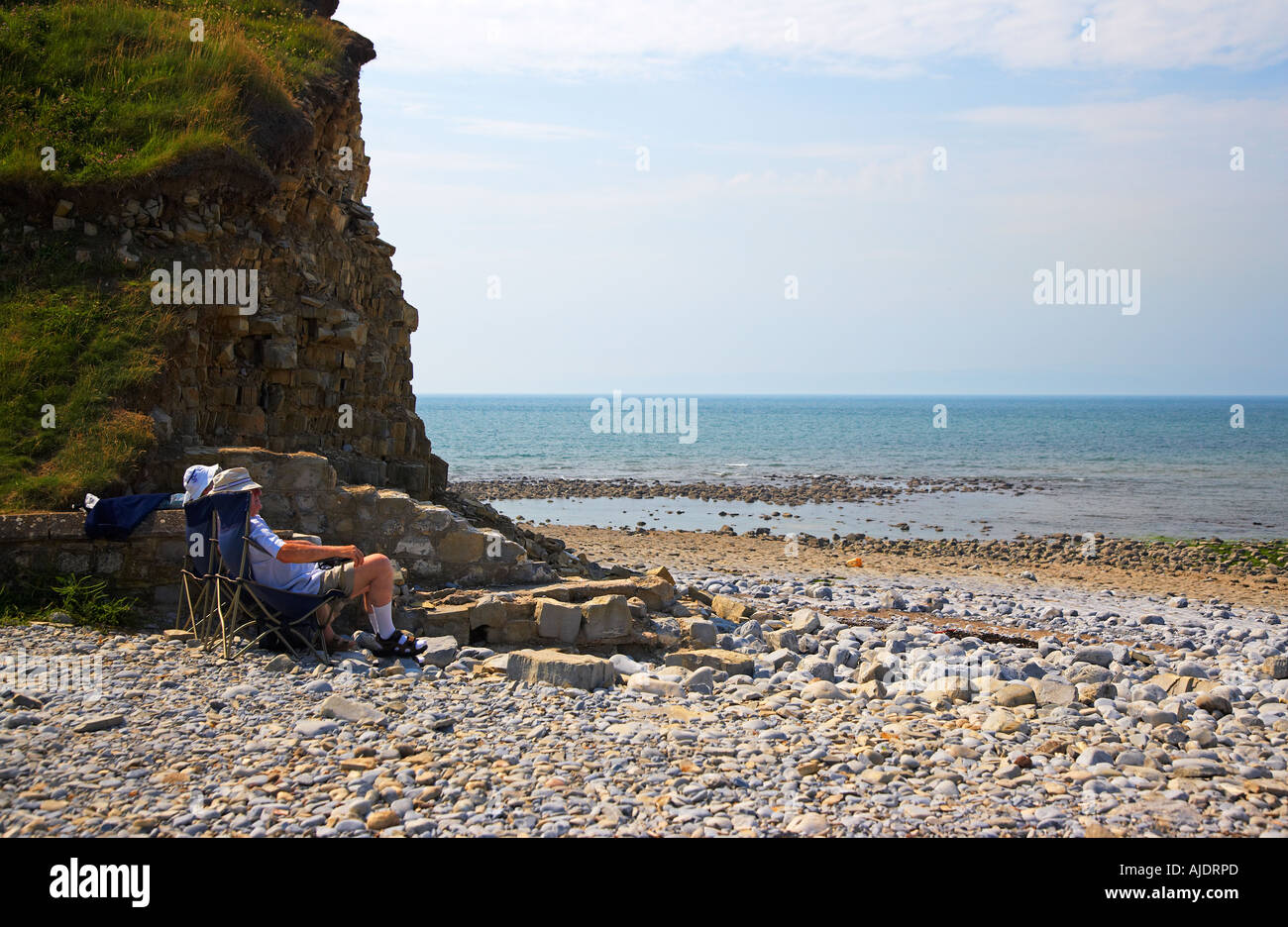 Llantwit major cliffs hi-res stock photography and images - Alamy