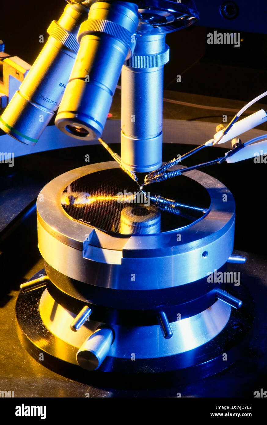 Microscope probing unit for testing while manufacturing Integrated ...