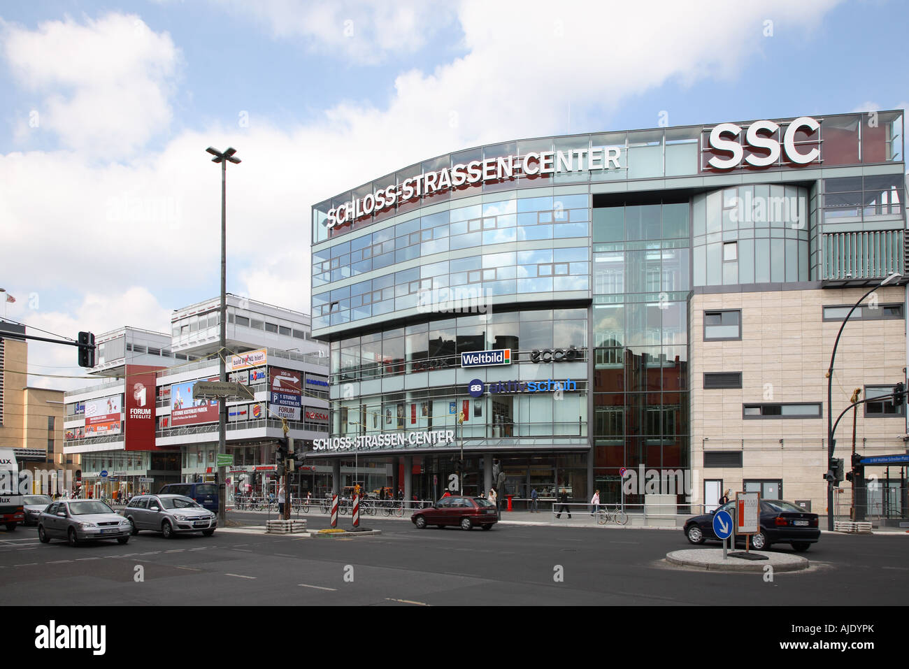 Berliner einkaufszentrum hi-res stock photography and images - Alamy
