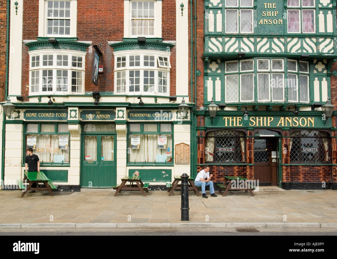 The ship anson public house hi-res stock photography and images - Alamy