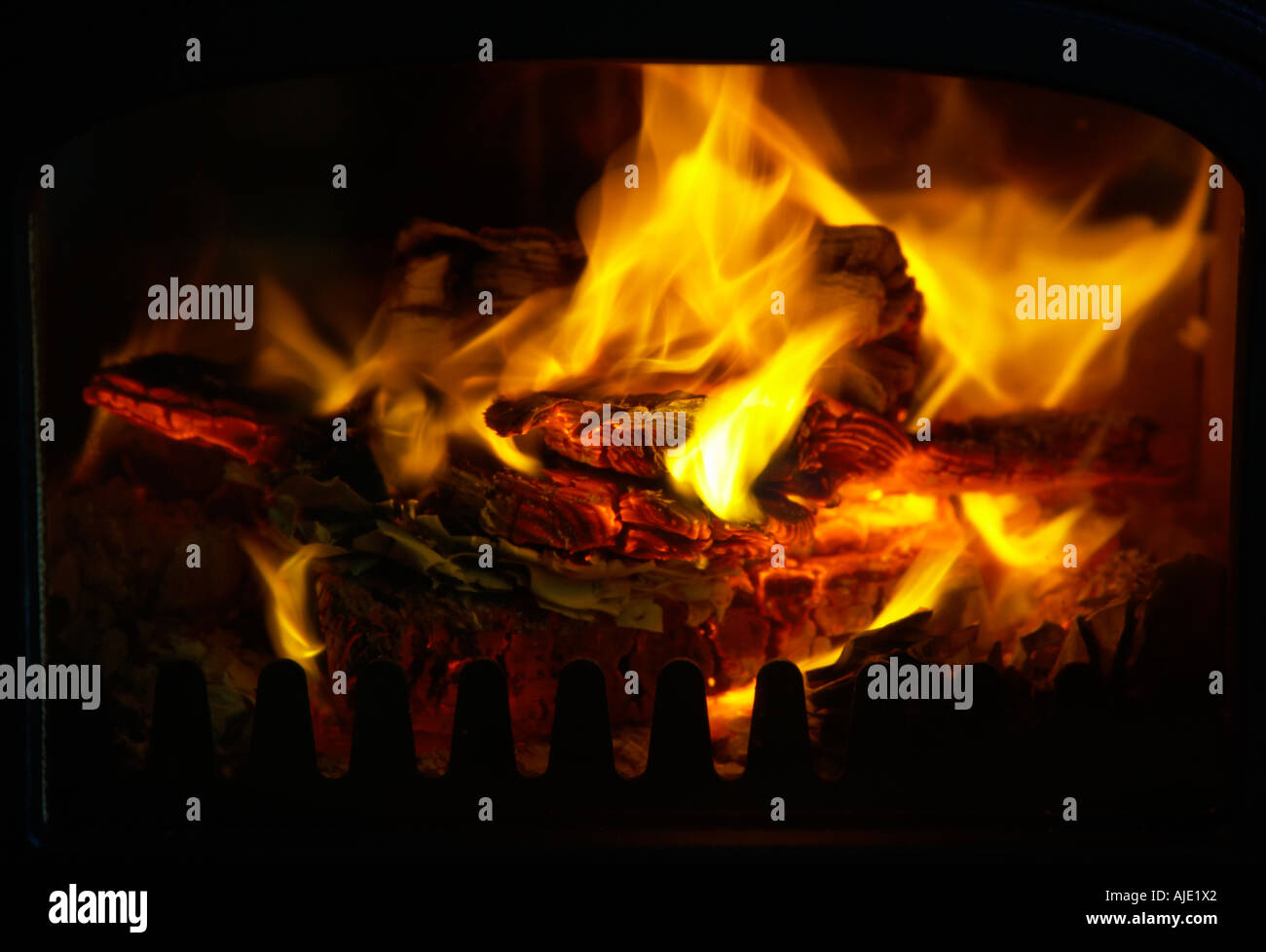 Domestic Log Fire Stock Photo - Alamy