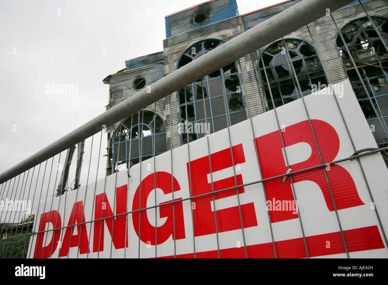 Danger sign warning broken glass hi-res stock photography and images ...