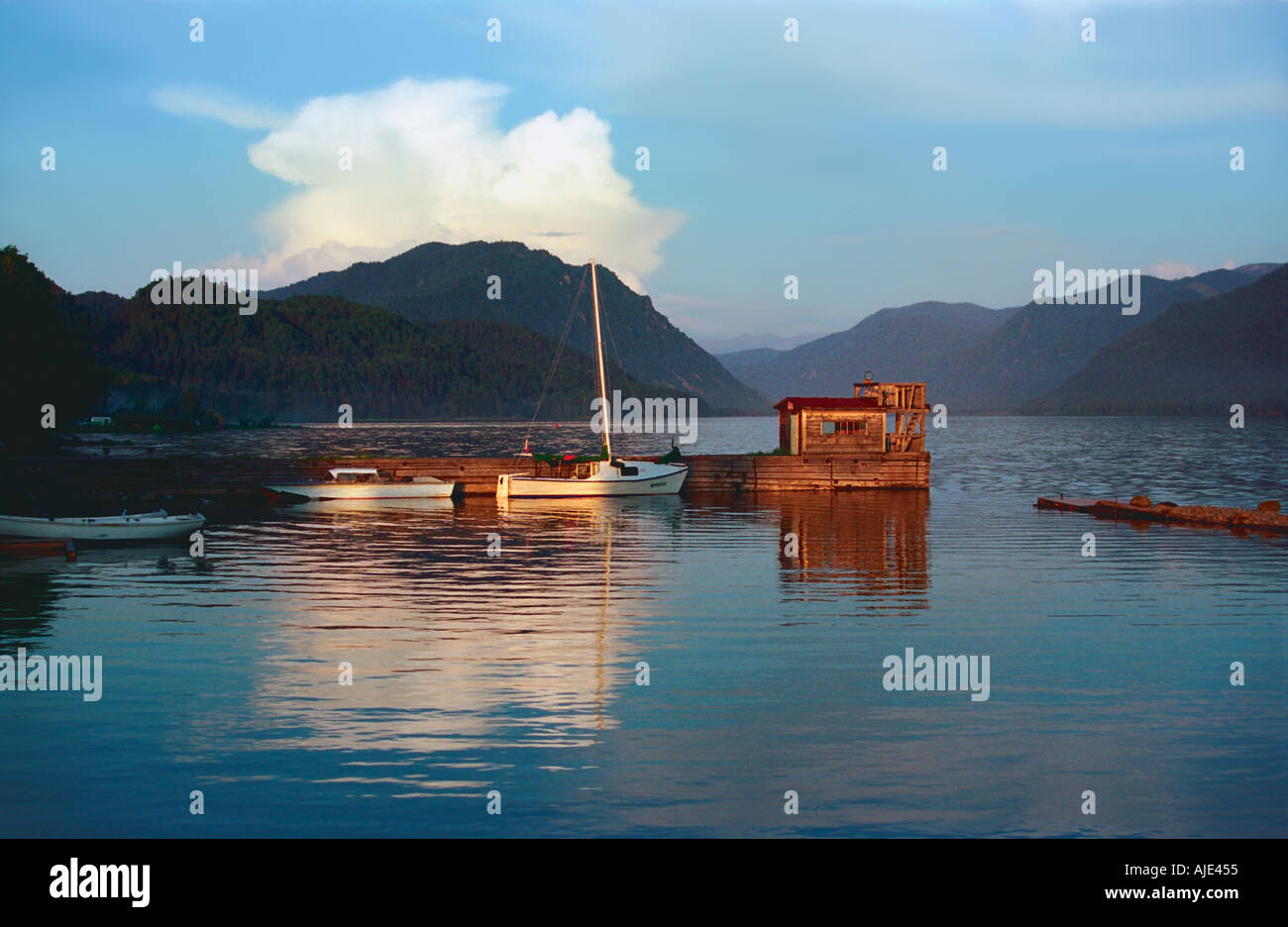 Siberia lake teletskoye boat hi-res stock photography and images - Alamy