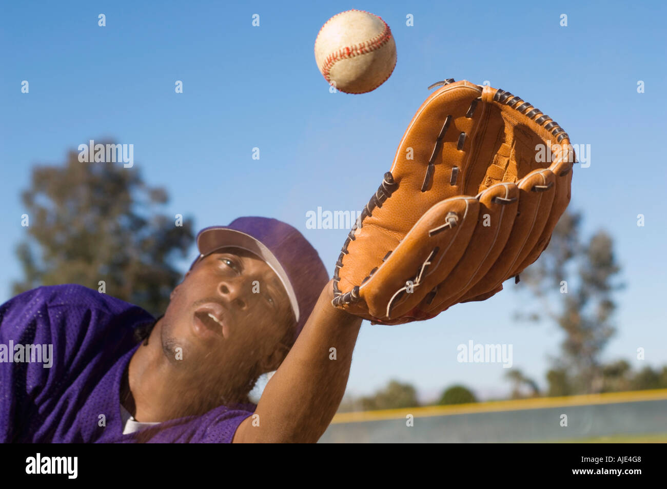 Outfielder catching hi-res stock photography and images - Alamy
