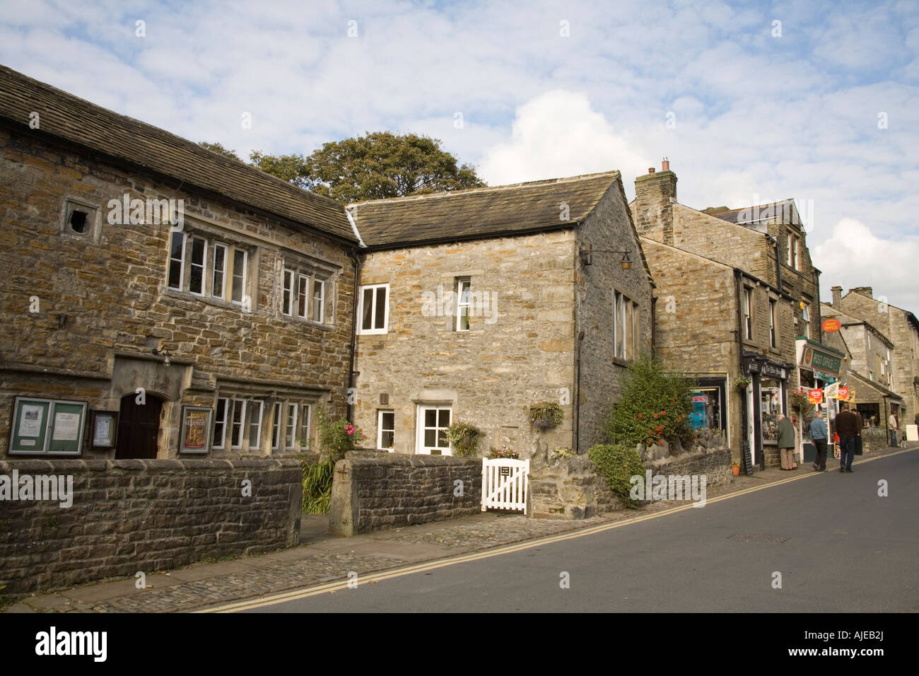 Grassington yorkshire road hi-res stock photography and images - Alamy