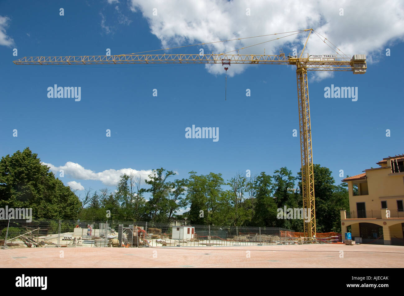 Tower crane on construction hi-res stock photography and images - Alamy