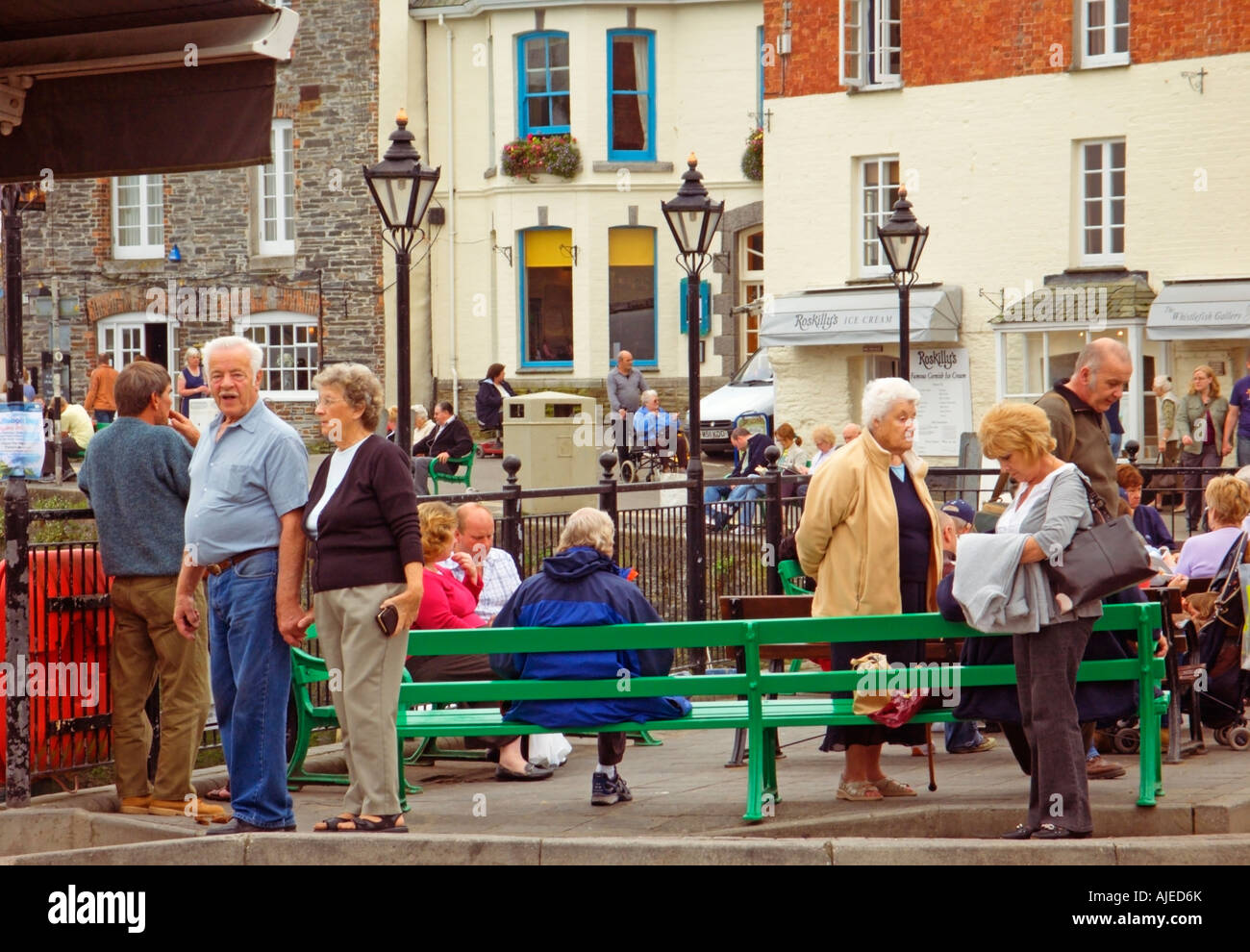 Tourist shop padstow hi-res stock photography and images - Alamy
