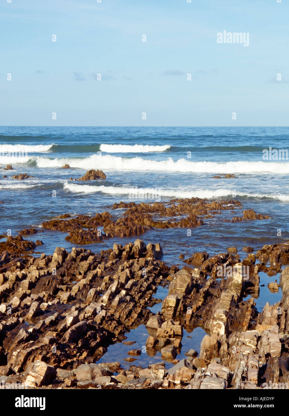 Dipping strata hi-res stock photography and images - Alamy