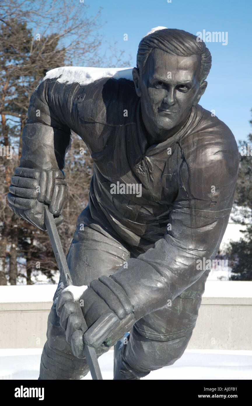 Statue of hockey super star Maurice Rocket Richard Stock Photo - Alamy