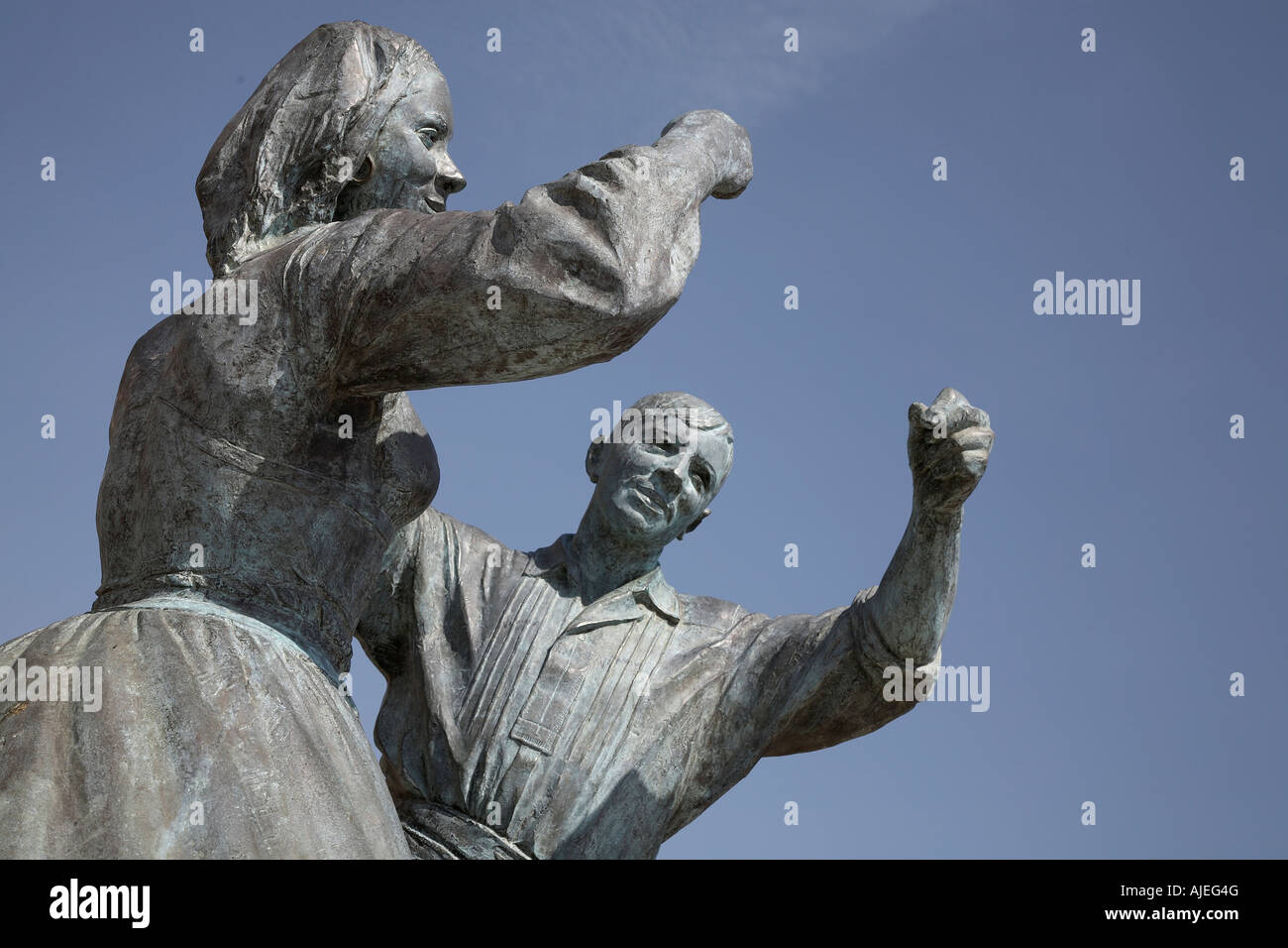 Statue of workers Stock Photo - Alamy